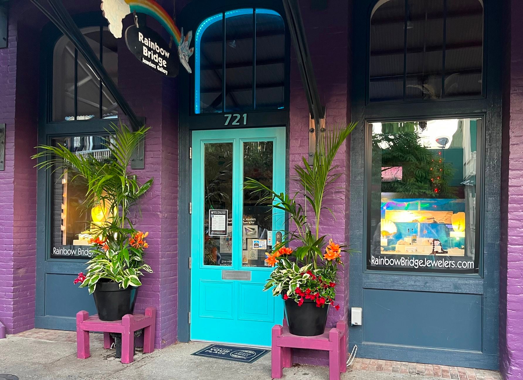 This is the Genuine Rainbow Bridge Jewelers